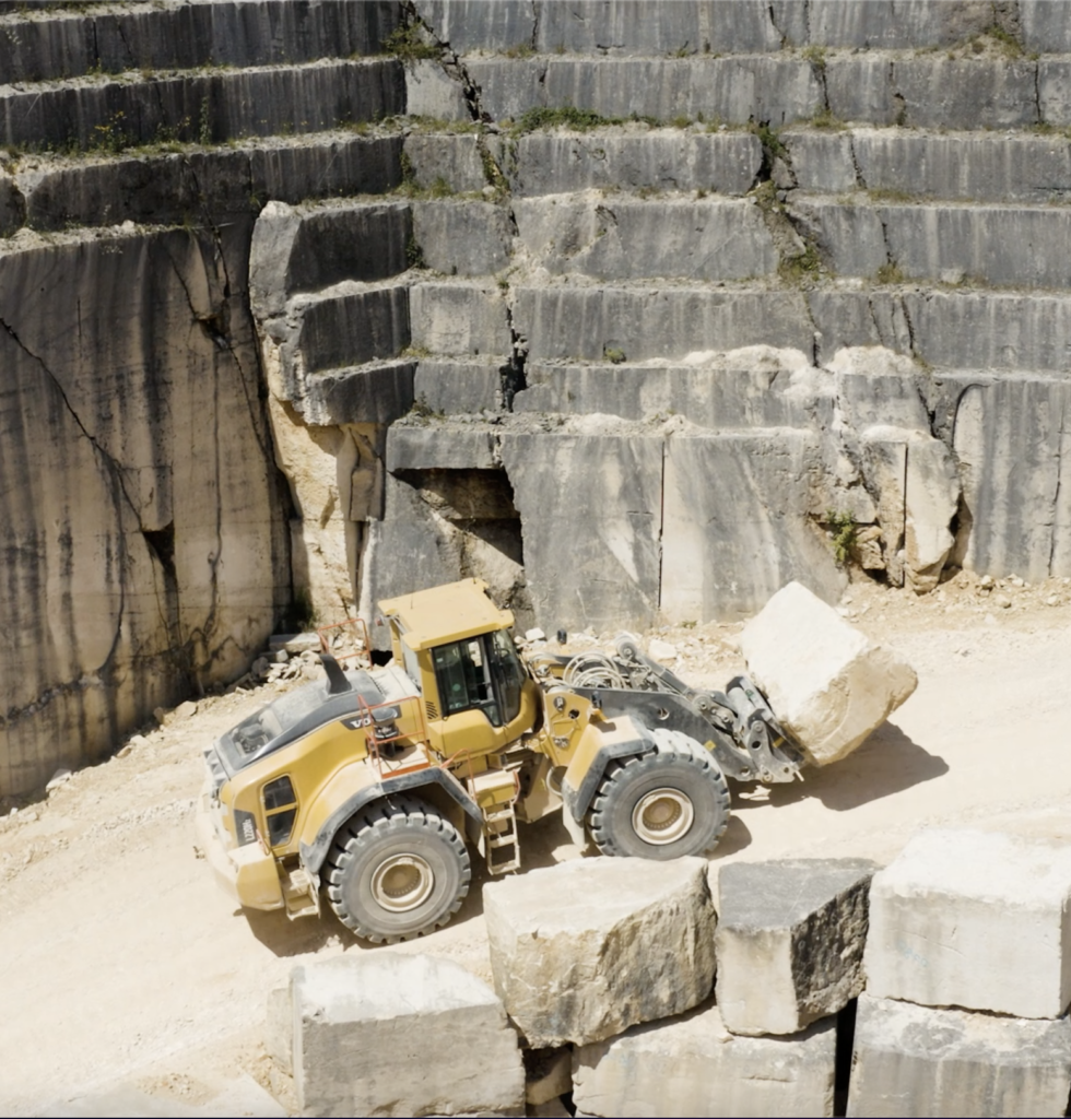 Qui sommes-nous ? - Carrière de Luget