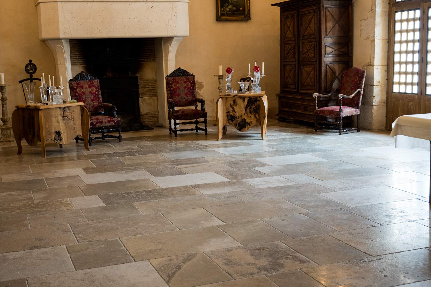 Découverte de la pierre de Limeyrat : Le trésor du Périgord Noir ...